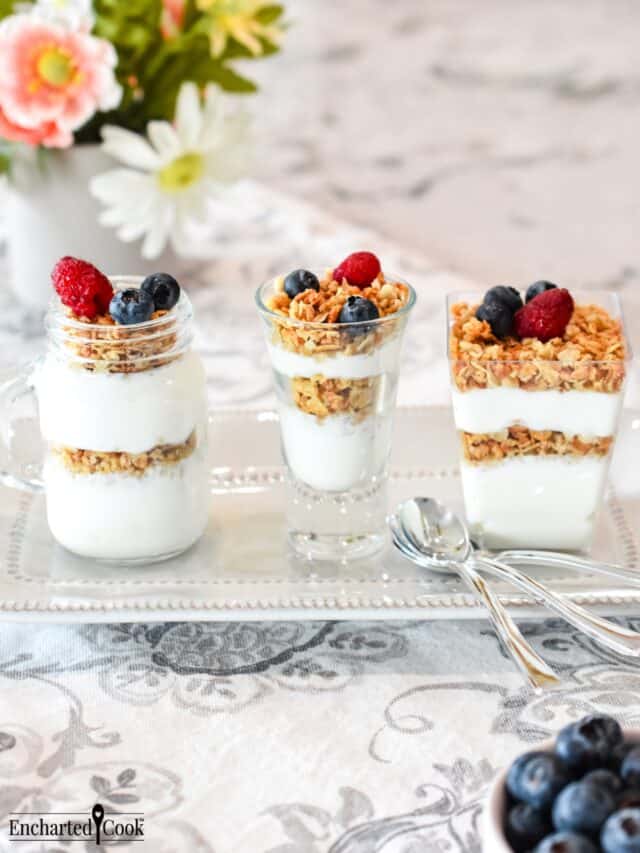 Best Yogurt Parfait Shooters (Mini Yogurt Cups for Brunch & Parties ...